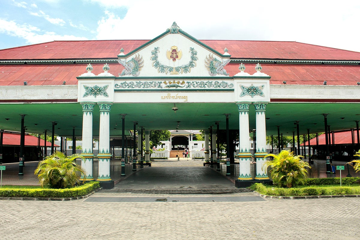 Pengalaman Musim Panas Khas di Kota Yogya–Solo–Semarang